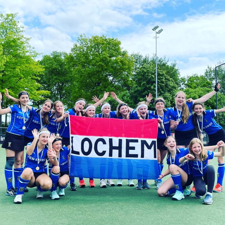 Vrijwilligers en kampioenen Lochemse Hockey Club gehuldigd tijdens ...